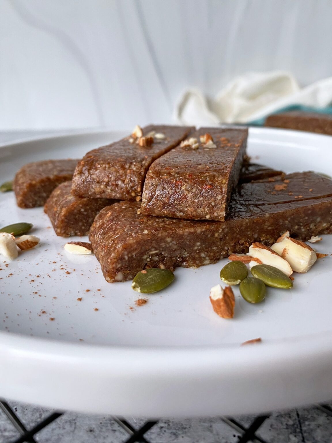 Cinnamon Collagen Protein Bars (Paleo, Keto) - Bake It Paleo