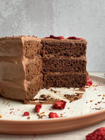 Tigernut Flour Chocolate Cake (Paleo, Nut Free) - Bake It Paleo